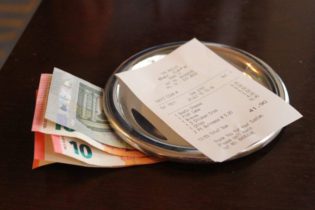 Dining into Debt: Why Splitting the Restaurant Bill Still Sparks Fights ...